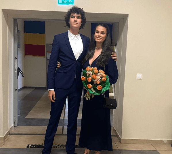 Anca Serea este mândră de fiul ei după aflarea rezultatelor la Bac ...